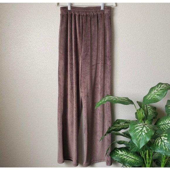 Kim Kardashian | Pants & Jumpsuits | Skims Velour Brown Set Two Piece ...
